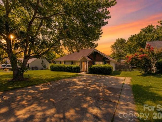 1737 Rosewell Dr, Rock Hill, SC 29732