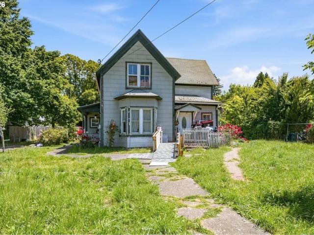 1737 SE Mill St, Roseburg, OR 97470