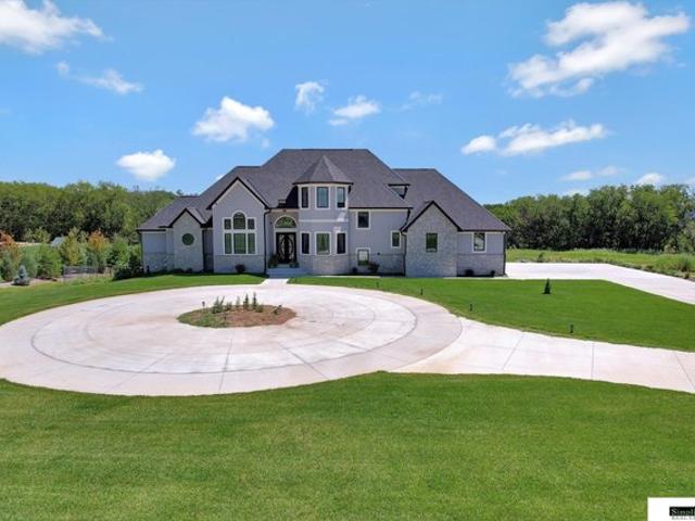 17380 S 77th Pt, Hickman, NE 68372
