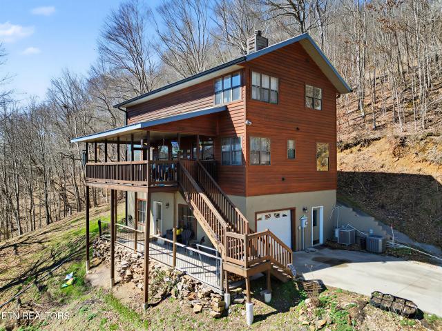 1738 Mountain Shores Rd