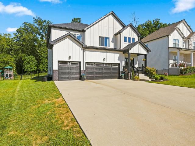 1738 Oak Forest Dr