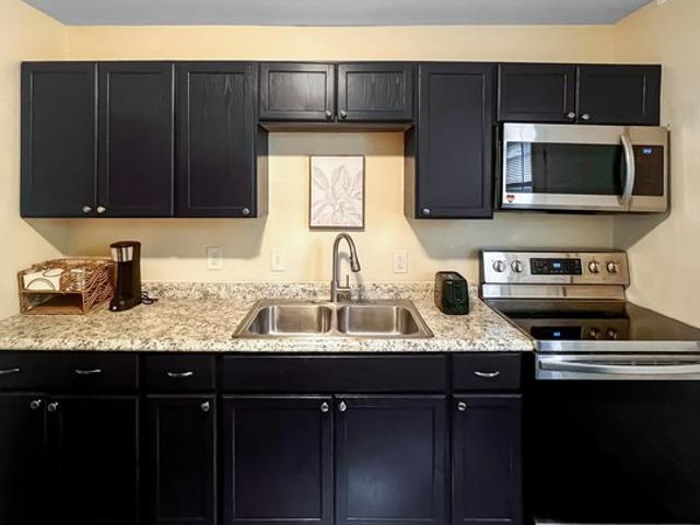 1738 Academy St, Charlotte, NC 28205
