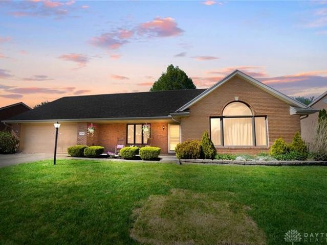 1738 Berwick Dr, Moorefield Township, OH 45503