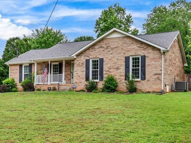 1738 Broadripple Dr, Clarksville, TN 37042