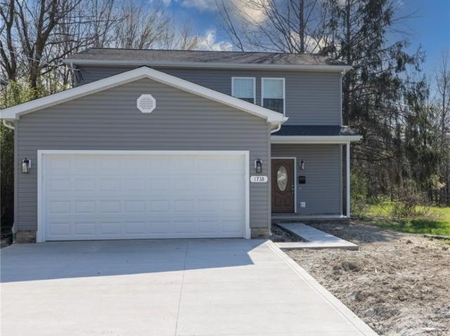1738 E 298th St, Wickliffe, OH 44092