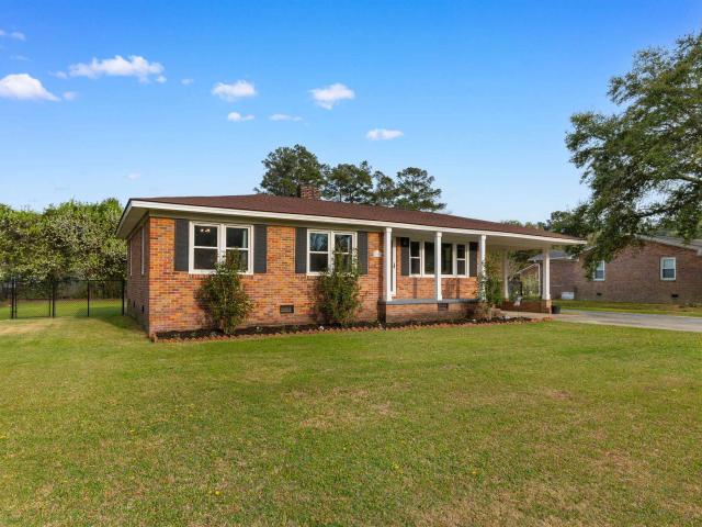 1738 Pickens St