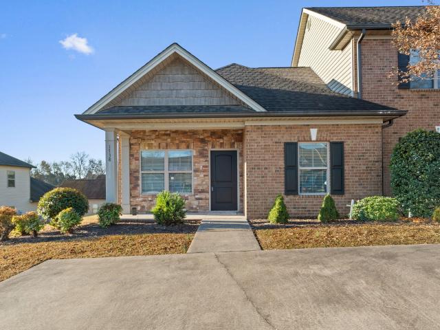 1738 Stonebriar Drive NE
