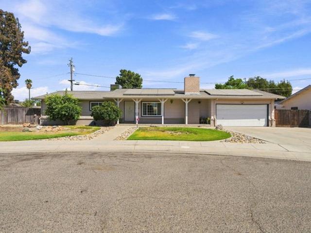 1738 W Monte Vista Ave, Visalia, CA 93277