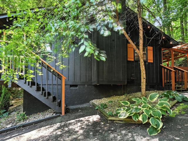 1738 Zurich Rd, Gatlinburg, TN 37738 | MLS #1515 | Compass