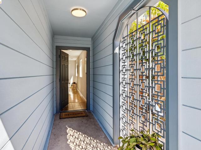 1738 10th St, Oakland, CA 94607 | Compass