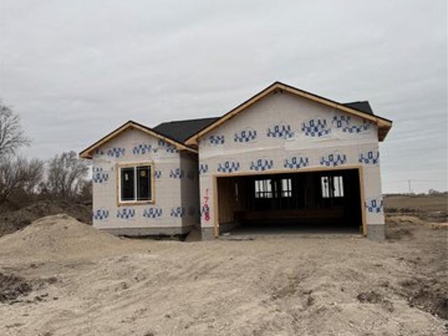 1738 1st St, Nevada, IA 50201