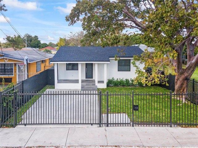 1739 NW 67th St, Miami, FL 33147