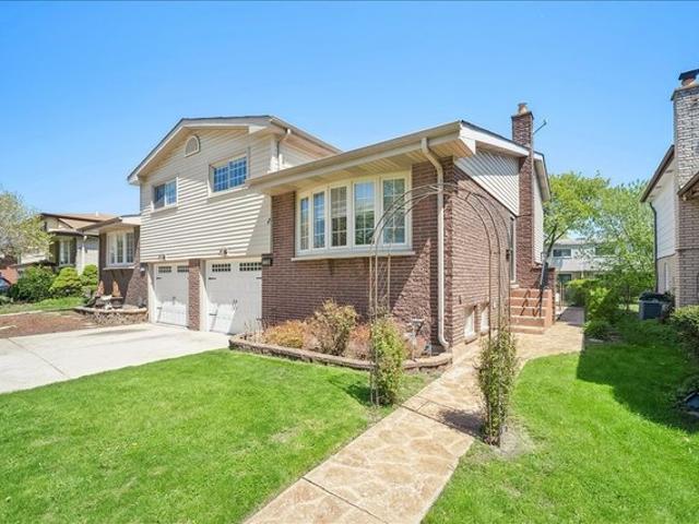 1739 N Windsor Dr, Arlington Heights, IL 60004