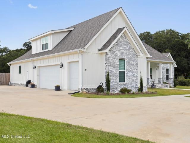 1739 Noble Road