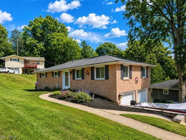 1739 Evergreen Park Dr, Coshocton, OH 43812