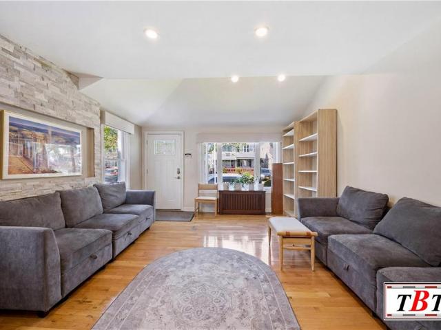 1739 East 38th Street