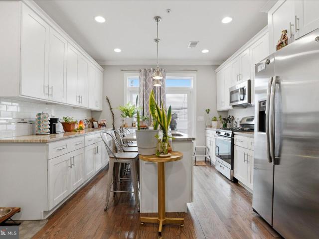 1739 W Seybert St, Philadelphia, PA 19121 | MLS #PAPH2600