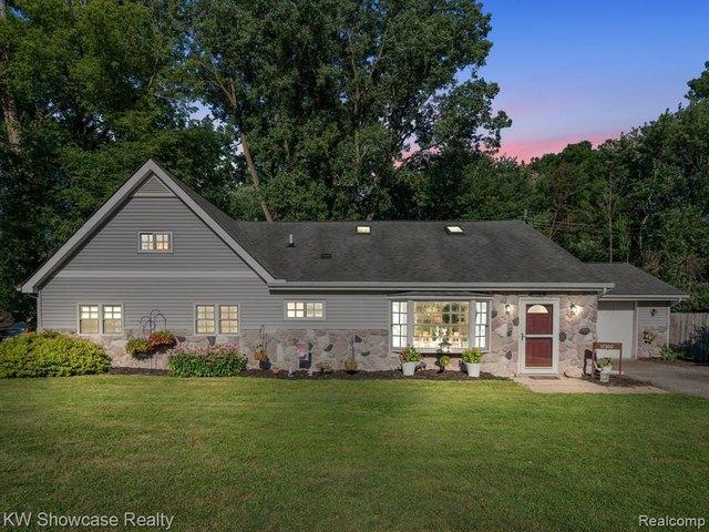 17300 Merriman Rd, Livonia, MI 48152