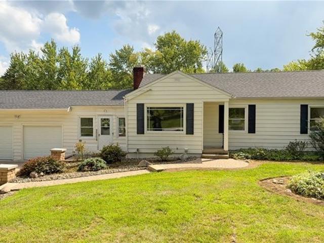 17300 Spanghurst Dr, Walton Hills, OH 44146
