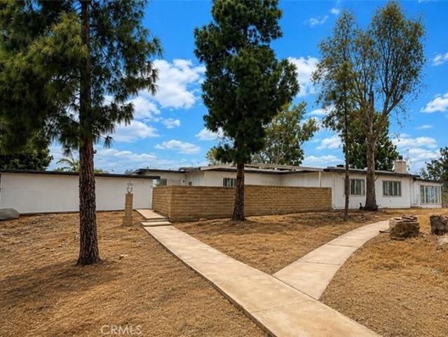 17301 Palm Rd, Riverside, CA 92503