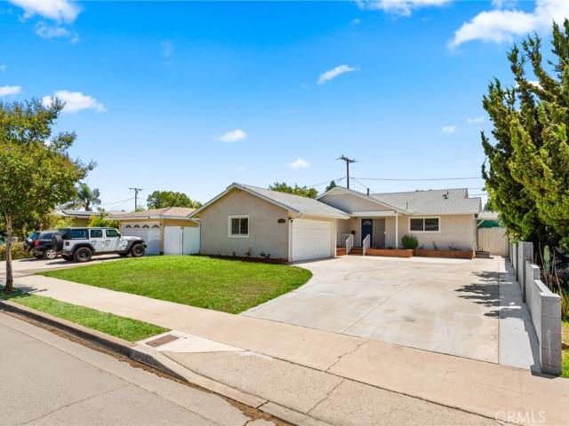 1730 E Redwood