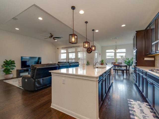 17312 Antioch Ave