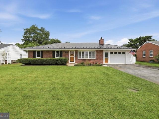 17318 Ontario Dr, Hagerstown, MD 21740