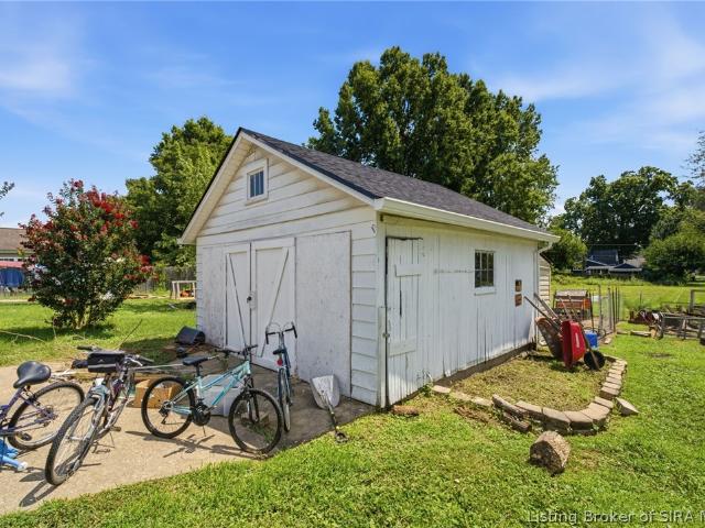 1731 McDonald Lane