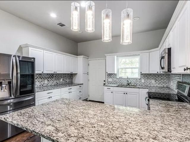1731 E Chaffin St, Sherman, TX 75090