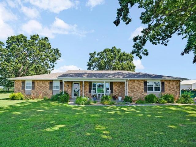 1731 E Aldrich Rd, Bolivar, MO 65613
