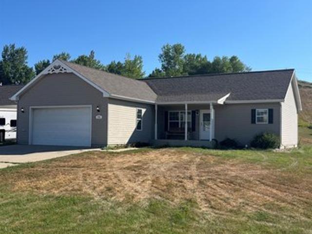 1731 Rivers Edge Dr SE, Minot, ND 58701