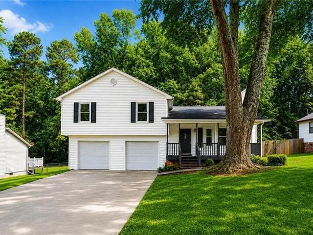 1731 Rose Garden Ln, Loganville, GA 30052