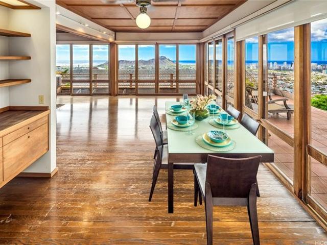 1732 A Mikahala Way, Honolulu, HI 96816