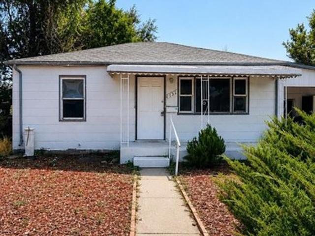 1732 Clinton St, Aurora, CO 80010