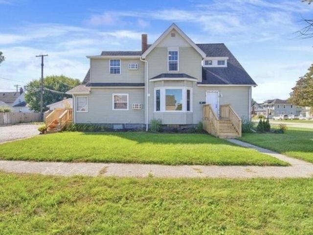 1732 10th Ave, Port Huron, MI 48060