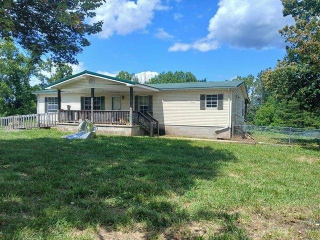 17330 Derricks Creek Rd, Charleston, WV 25320