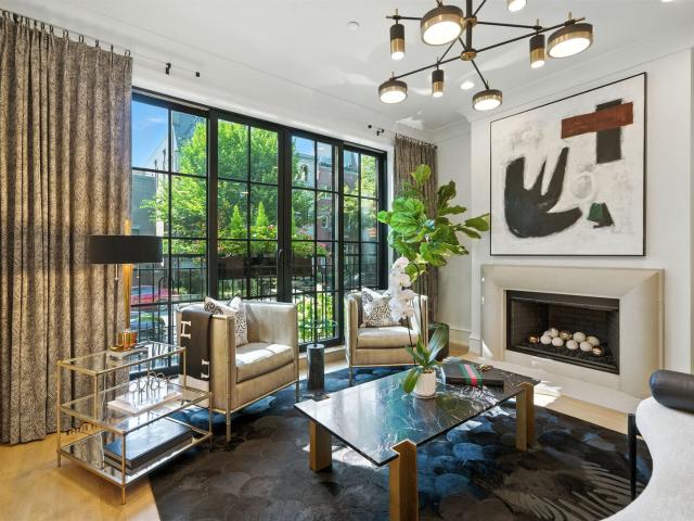 1733 N Mohawk Street # 1N