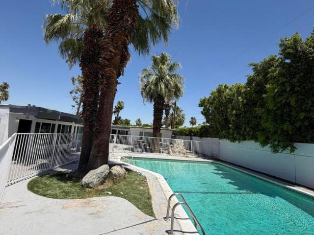 1733 E Amado Road