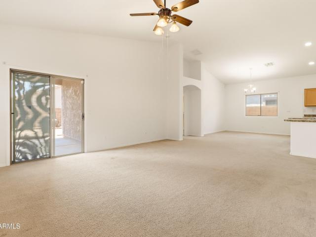1733 e desert breeze place