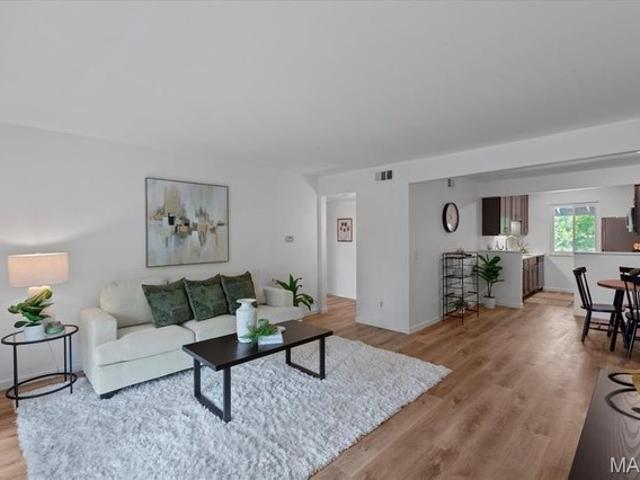 1733 Gascony Parc Dr Unit 1733, Lake Saint Louis, MO 63367