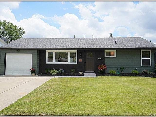 1733 Leah Dr, North Tonawanda, NY 14120