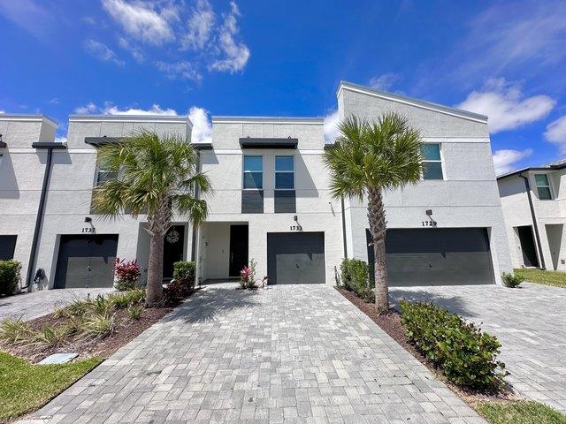 1733 Lindley St, West Palm Beach, FL 33407