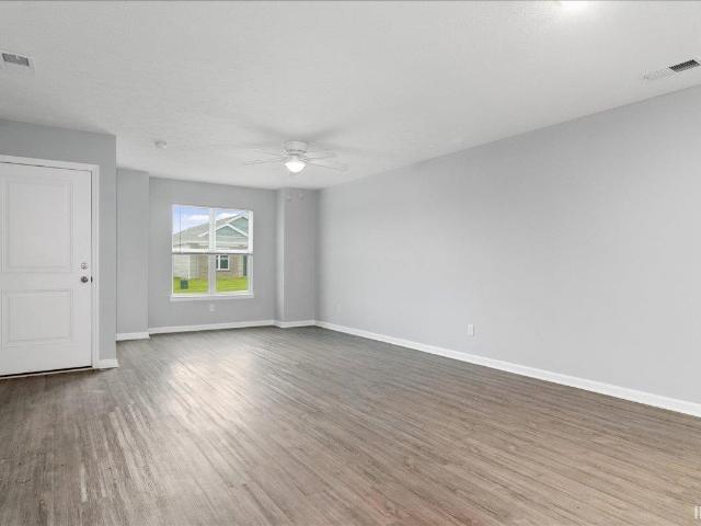 1733 W Rose Court