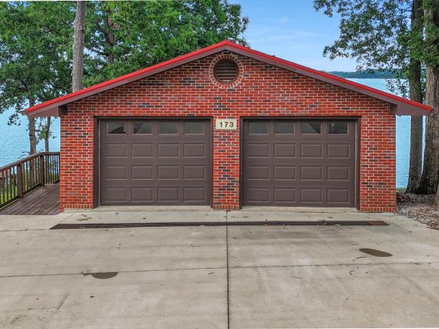 173 Arthur Court