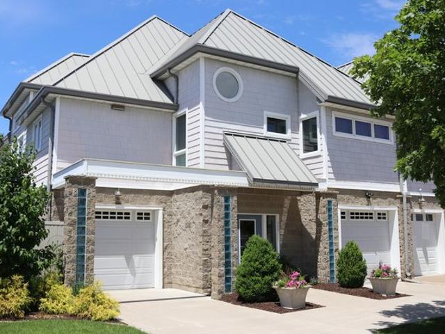 173 Beacon Harbor Cir, East Moline, IL 61244
