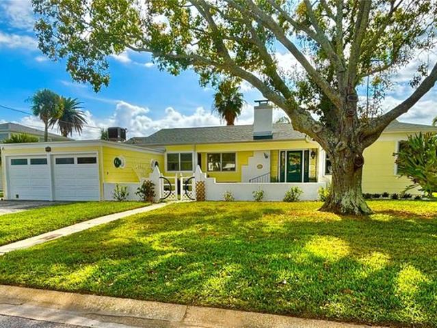173 Devon Dr, Clearwater Beach, FL 33767