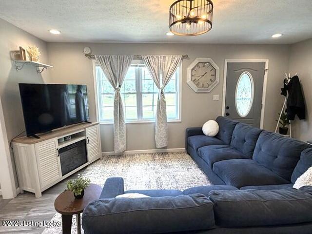 173 Lakeview Dr