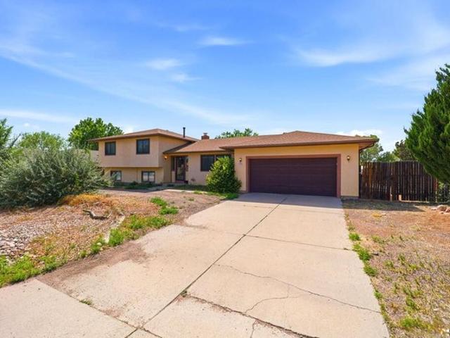 173 S Golfwood Dr E, Pueblo West, CO 81007