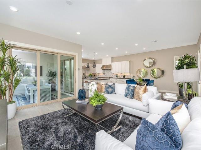 173 Scale, Irvine, US, CA