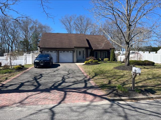 173 Sequoia Dr, Coram, NY 11727 | MLS #982289 | Compass